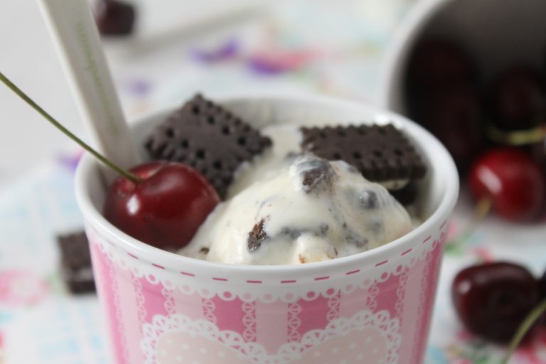 selbstgemachtes-sahne-oreo-eis-cuplovecake