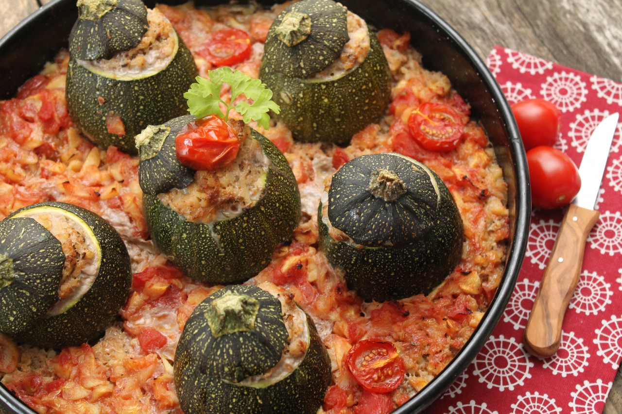 Runde Zucchini gefüllt mit Hackfleisch und Bulgur | cuplovecake